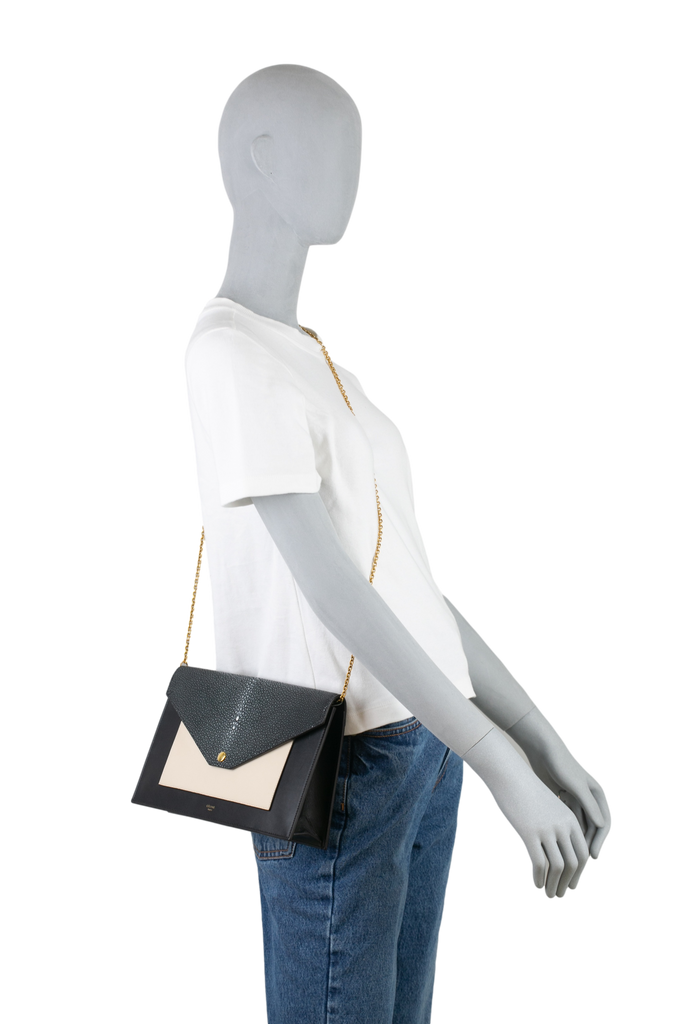 CELINE POCKET ENVELOPE STINGRAY – Troca de Luxo