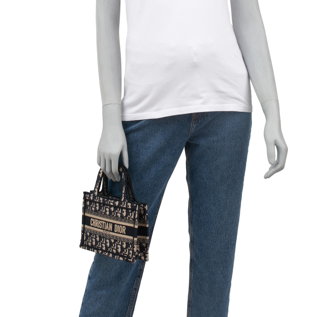 CHRISTIAN DIOR MINI DIOR BOOK TOTE OBLIQUE BAG – Troca de Luxo